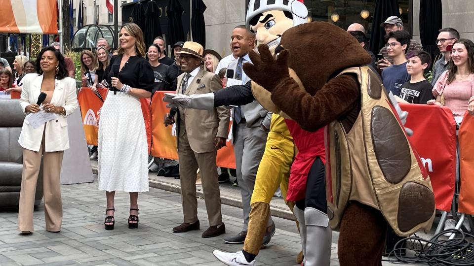 NBCUniversal Surrounds Opening Weekend of Big Ten Football ...